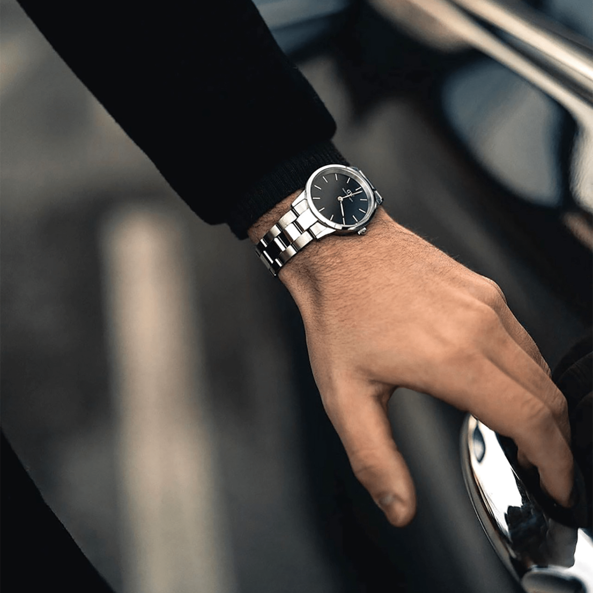 Silver watches - Women and men's watches in silver | DW