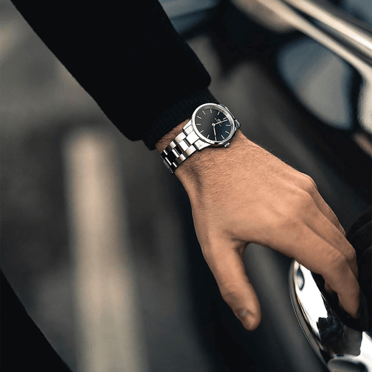 Iconic Link - Silver watch with Black dial 36mm | DW